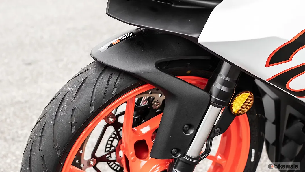 Aprilia RS 457 Front Tyre Image – BikeWale