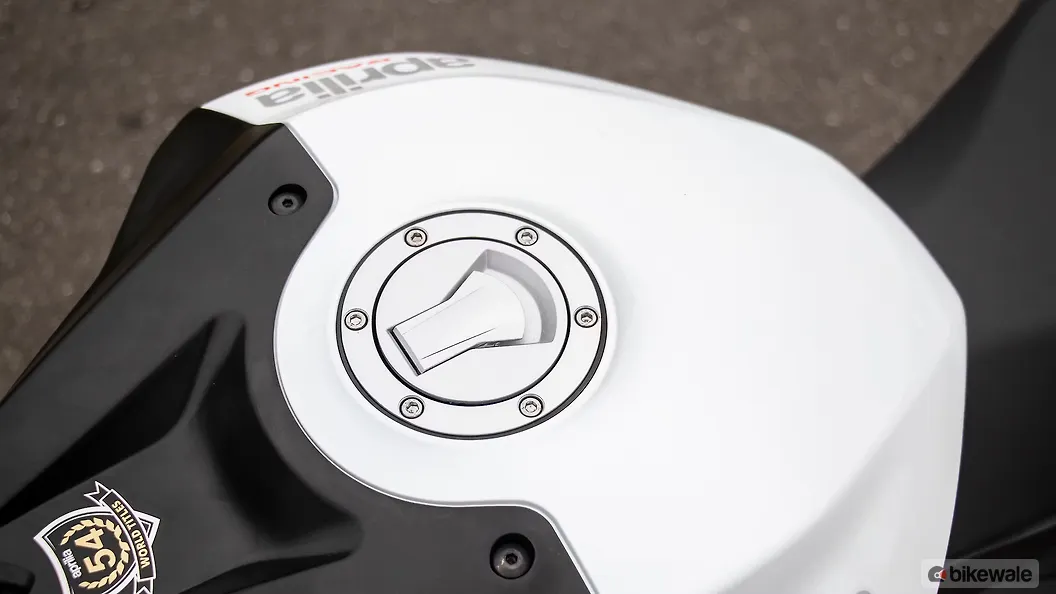 Aprilia RS 457 Tank/Ram Air Duct Image – BikeWale