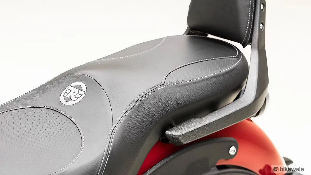 Royal Enfield Super Meteor 650 Bike Seat Image – BikeWale