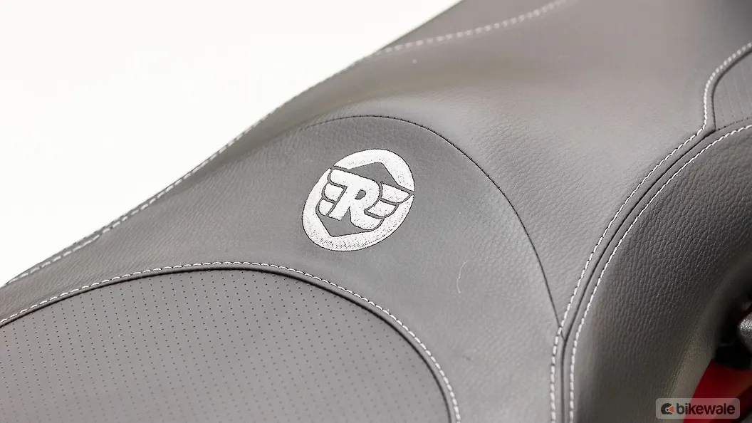 Royal Enfield Super Meteor 650 Bike Seat Image – BikeWale