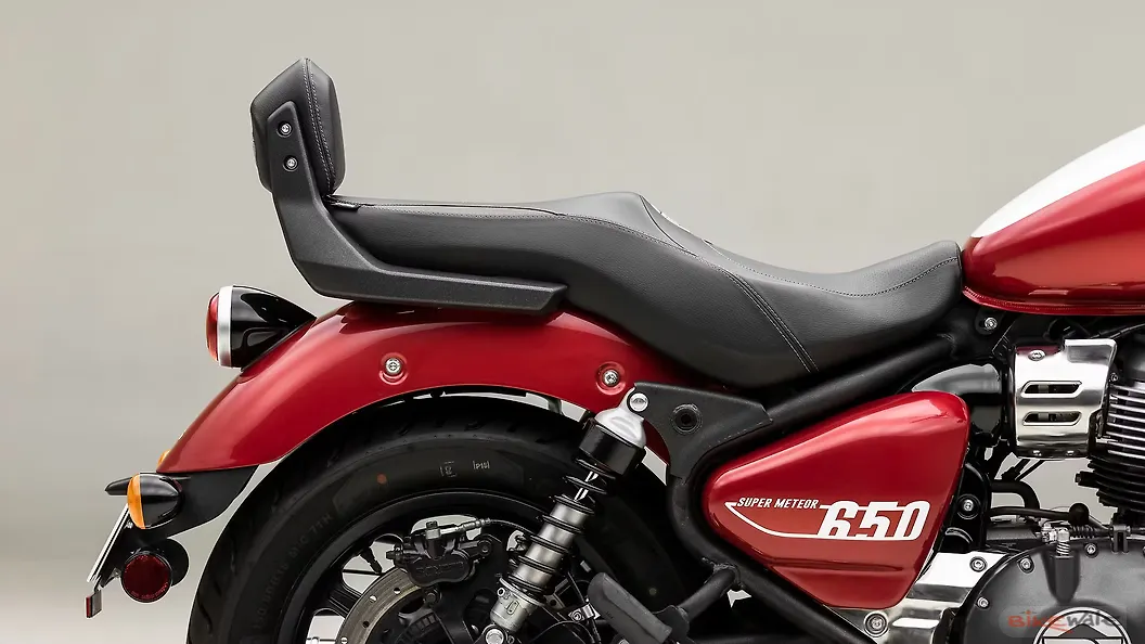Royal Enfield Super Meteor 650 Bike Seat Image – BikeWale