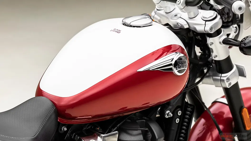 Royal Enfield Super Meteor 650 Fuel Tank Image – BikeWale