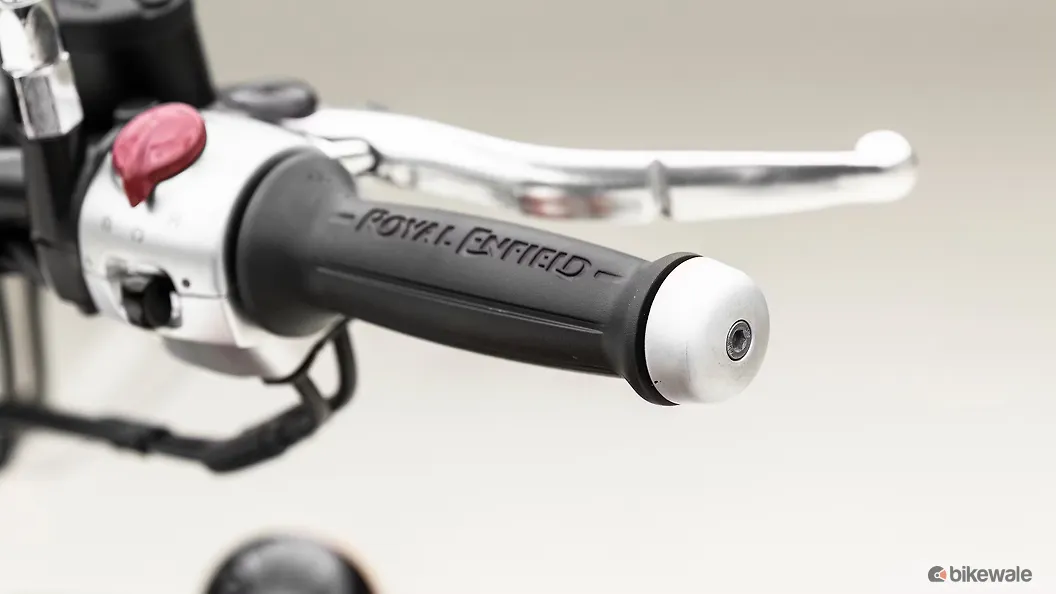 Royal Enfield Super Meteor 650 Handle Bar Image – BikeWale