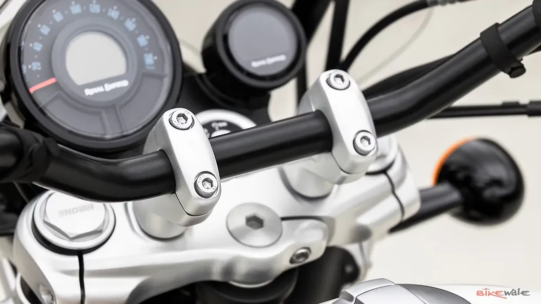 Royal Enfield Super Meteor 650 Rear Reflex Reflector Image – BikeWale