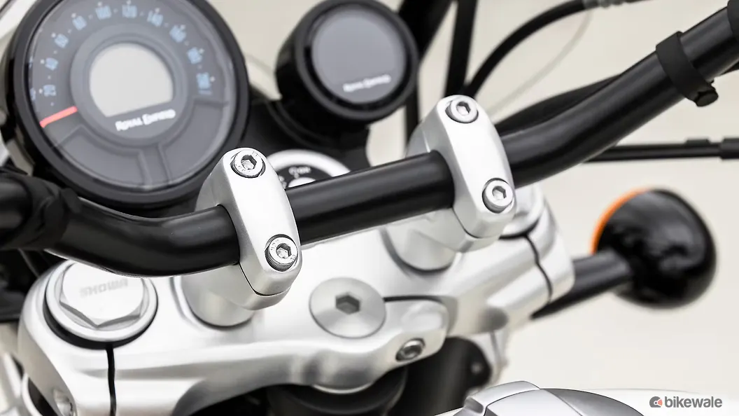 Royal Enfield Super Meteor 650 Handle Bar Image – BikeWale