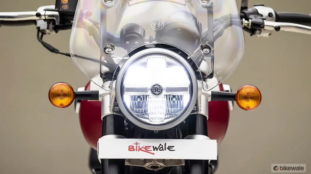 Royal Enfield Super Meteor 650 windscreen Image – BikeWale