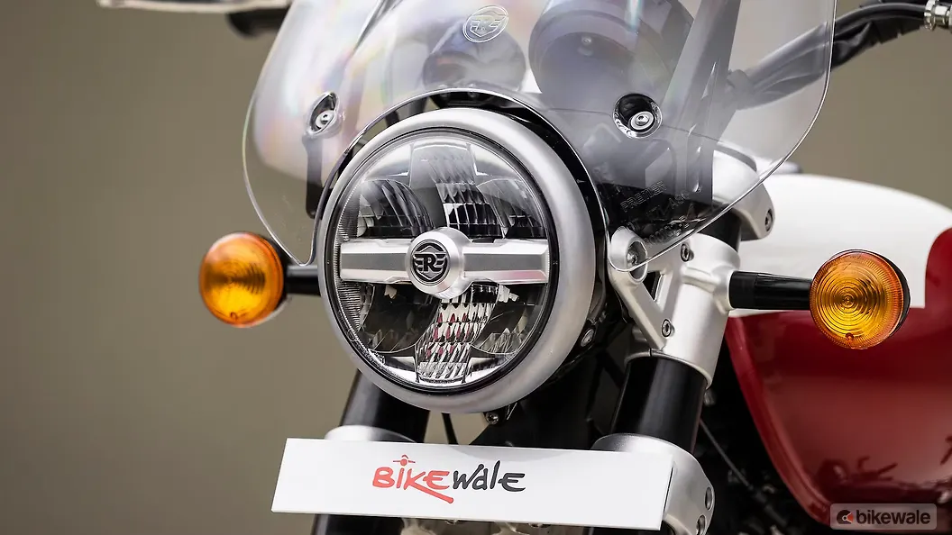 Royal Enfield Super Meteor 650 windscreen Image – BikeWale
