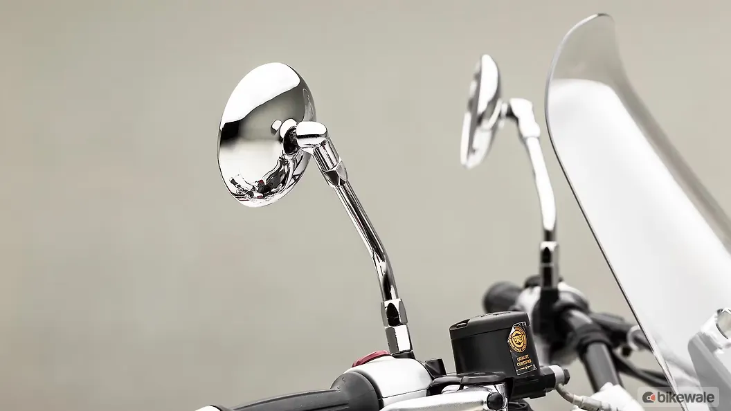 Royal Enfield Super Meteor 650 windscreen Image – BikeWale