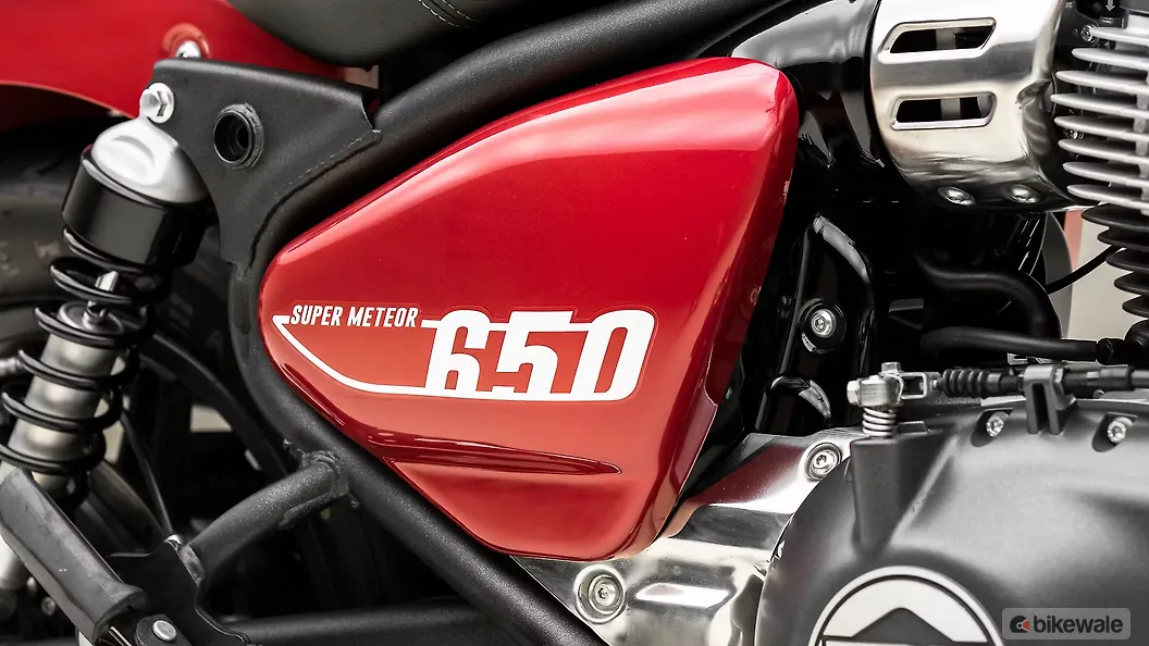 Royal Enfield Super Meteor 650 Right Side View Image – BikeWale