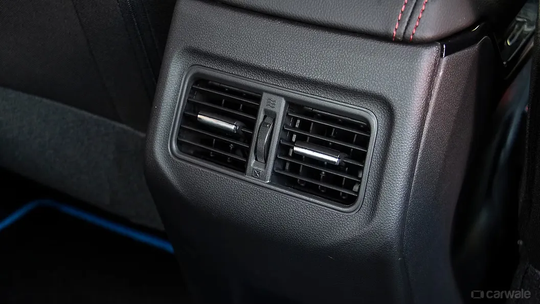 काईगर Rear Row Air Vent इमेज, काईगर भारत में फ़ोटोज़ - कारवाले