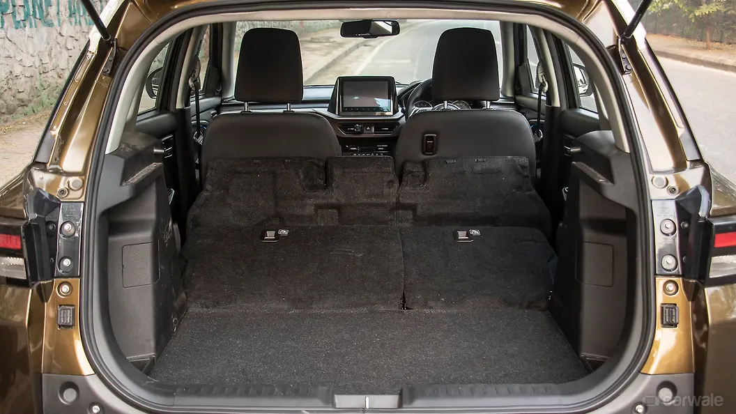 Brezza Open Boot/Trunk Image, Brezza Photos in India - CarWale