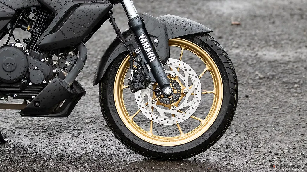 Yamaha FZS FI V4 Front Suspension Preload Adjuster Image – BikeWale