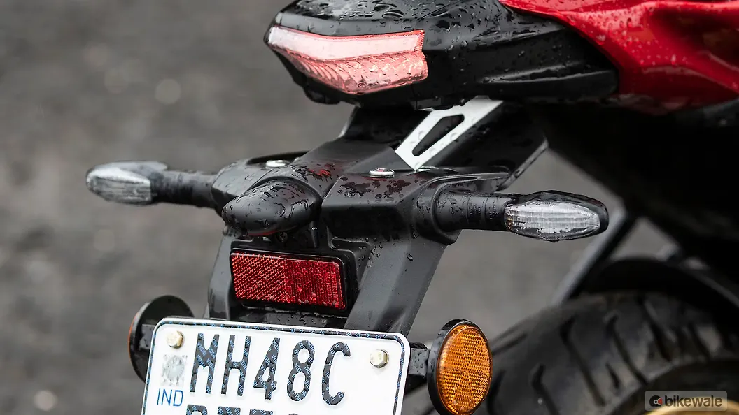 Yamaha FZS FI V4 Right Front Three Quarter Image – BikeWale