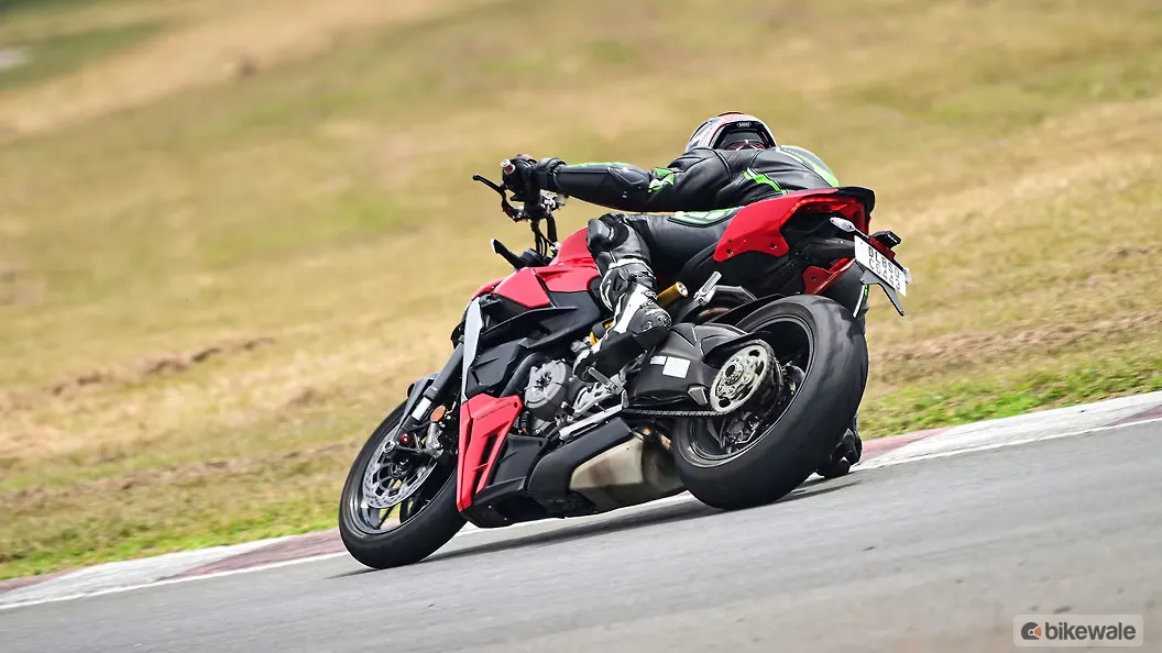 Ducati Streetfighter V2 Right Side View Image – BikeWale