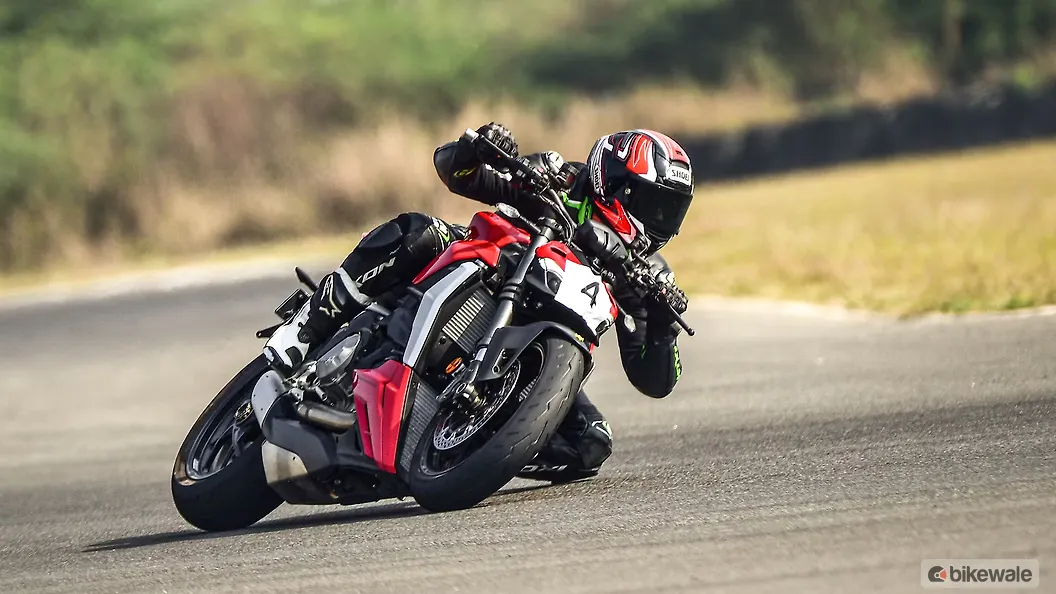 Ducati Streetfighter V2 Right Side View Image – BikeWale