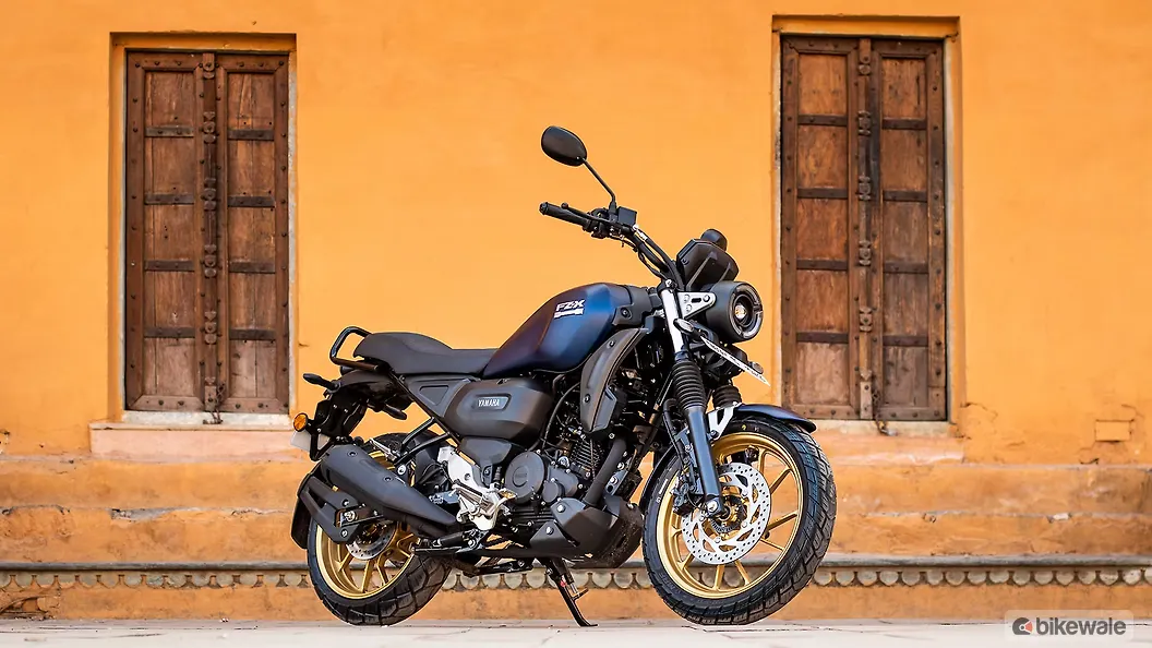 Yamaha FZ X Right Side View Image – BikeWale