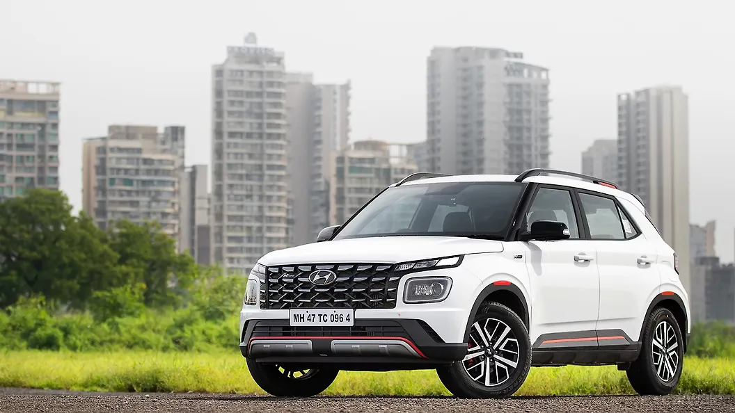 Venue N Line Left Side View Image, Venue N Line Photos in India - CarWale