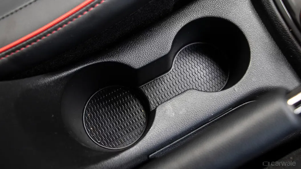 Venue N Line Cup Holders Image, Venue N Line Photos in India - CarWale