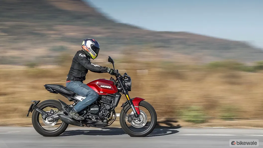 Moto Morini Seiemmezzo Right Side View Image – BikeWale