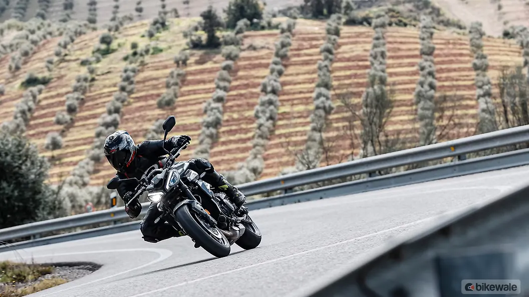 Triumph Street Triple R Instrument Cluster Image – BikeWale