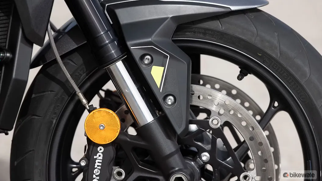 Triumph Street Triple R Front View Image – BikeWale