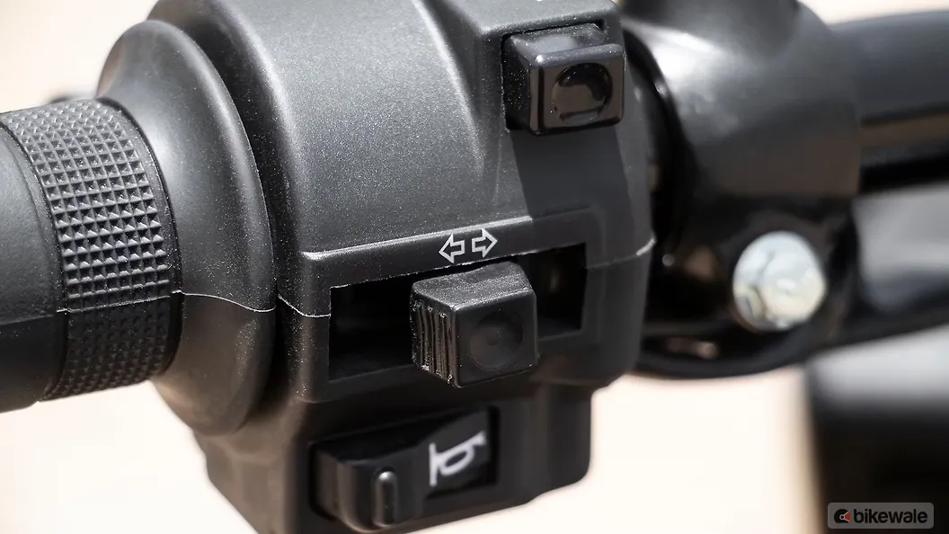 Honda Shine 100 Turn Indicators Switch Image – BikeWale