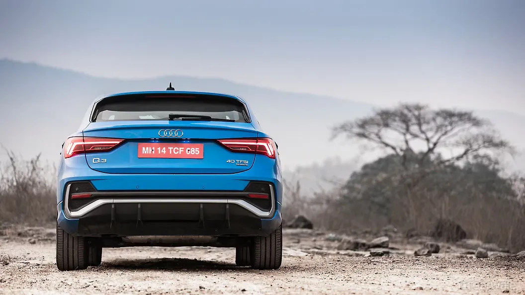 Q3 Sportback Right Rear Three Quarter Image, Q3 Sportback Photos in ...