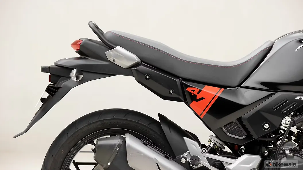 Hero Xpulse 200T 4V Handle Bar Image – BikeWale