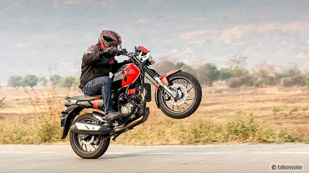 Hero Xpulse 200T 4V Rear View Image – BikeWale