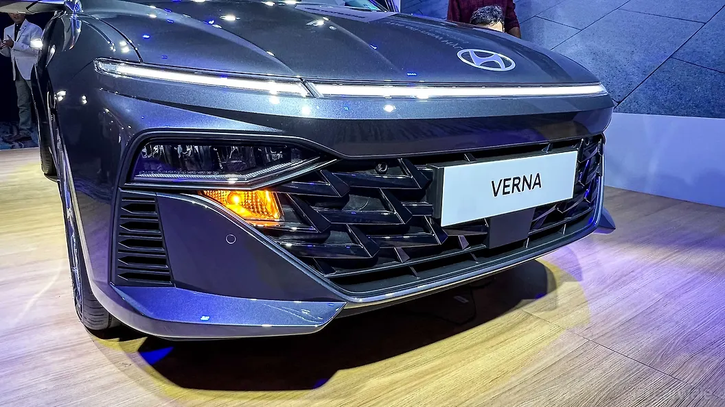 Verna Grille Image, Verna Photos in India - CarWale