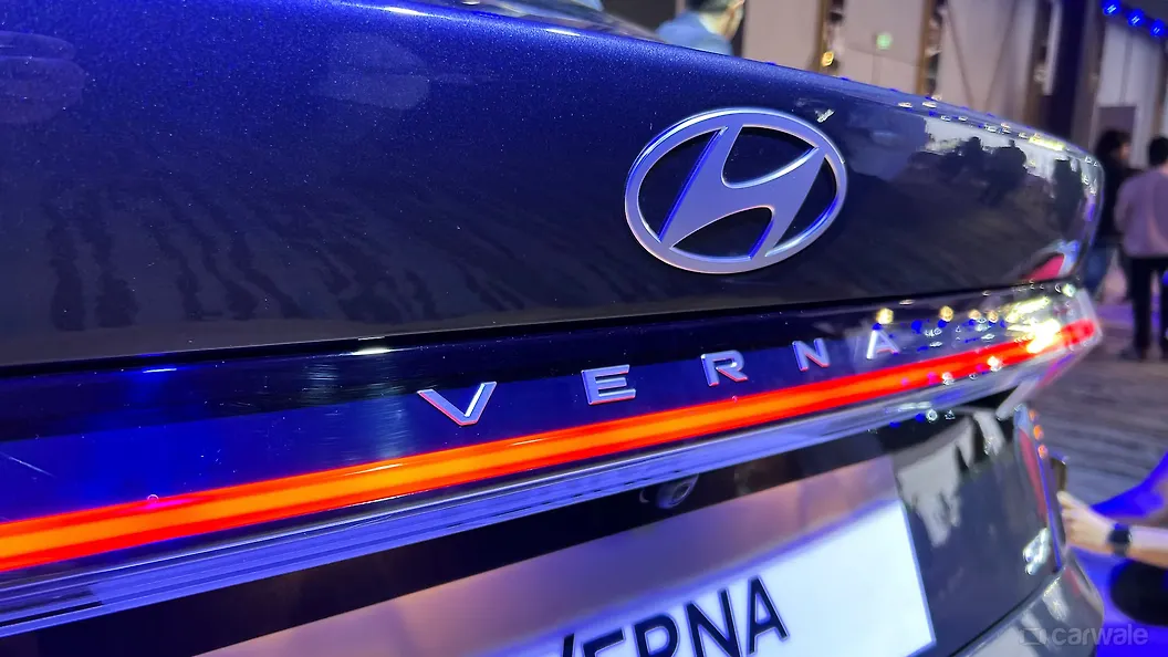 Verna Rear Logo Image, Verna Photos in India - CarWale