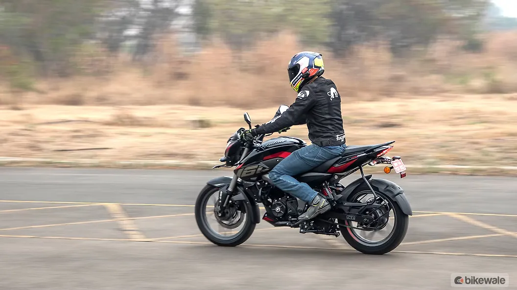 Bajaj Pulsar NS160 Left Side View Image – BikeWale