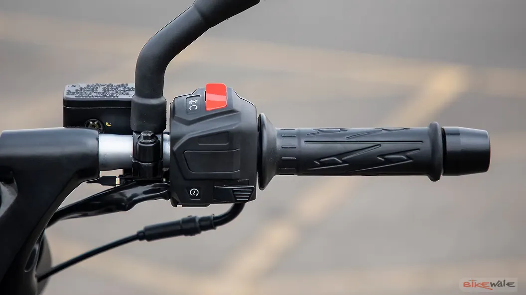 Bajaj Pulsar NS160 Handle Bar Image – BikeWale