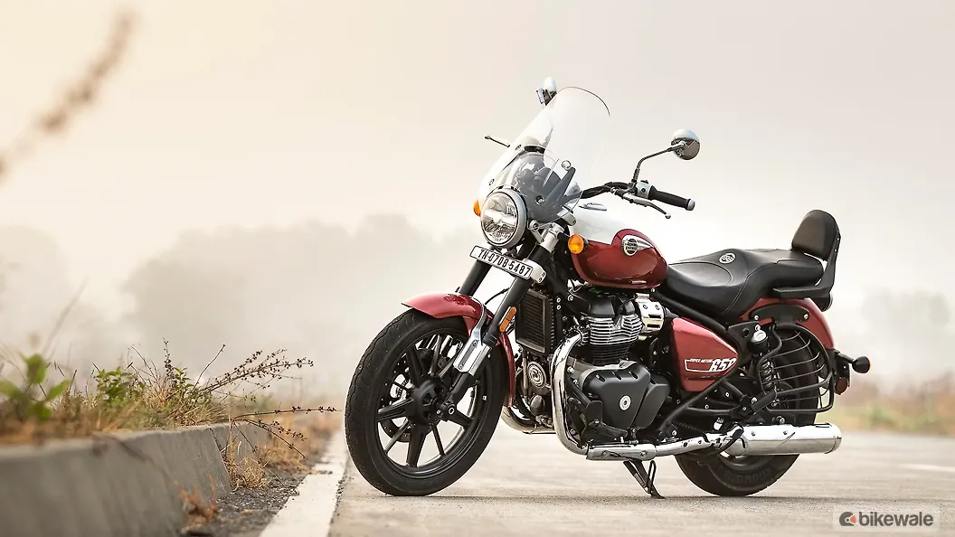 Royal Enfield Super Meteor 650 Rear View Image – BikeWale