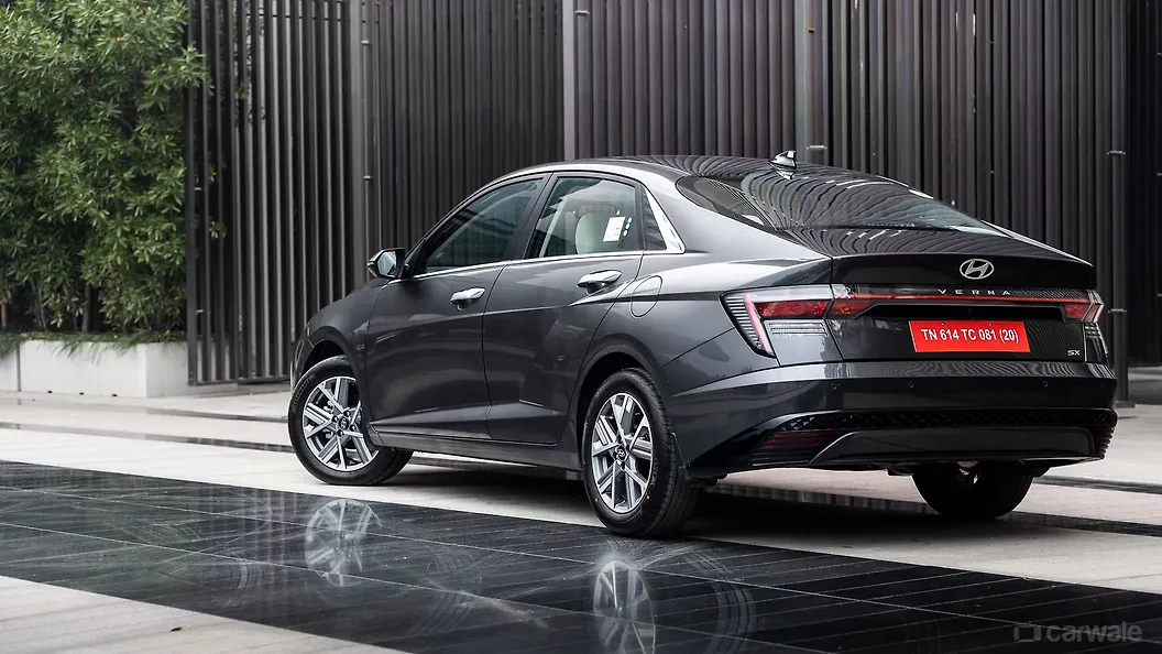 Verna Right Rear Three Quarter Image, Verna Photos in India - CarWale