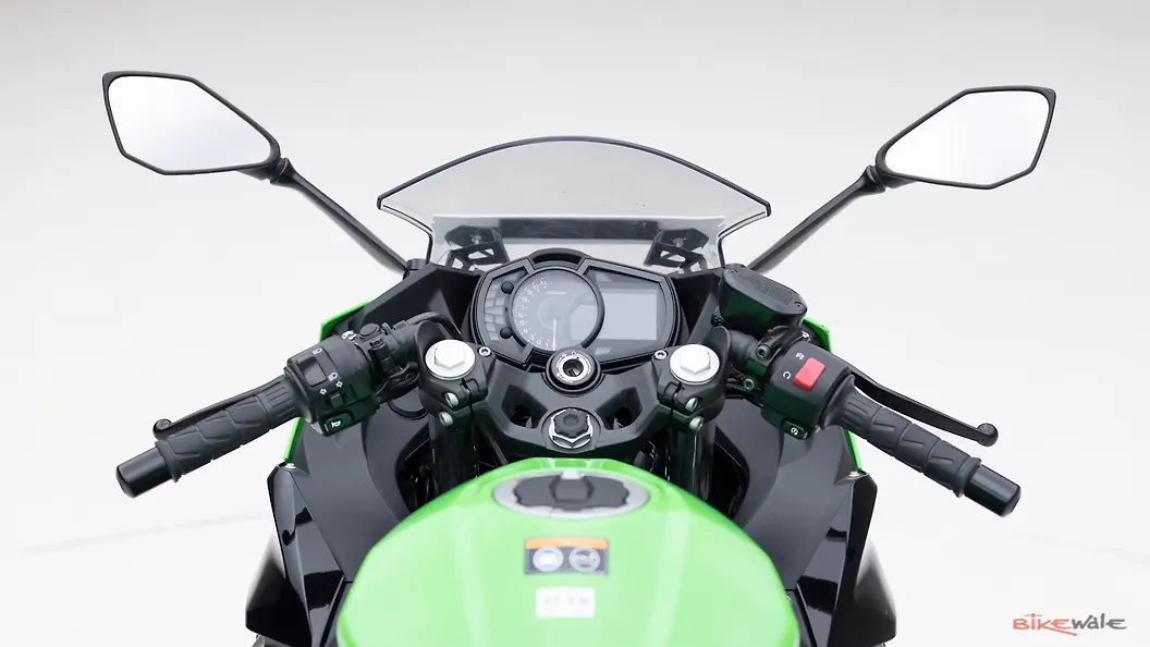 Kawasaki Ninja 400 Number Plate Lamp Image – BikeWale