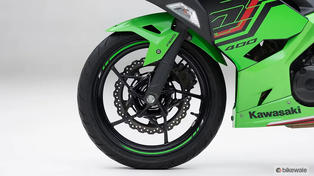 Kawasaki Ninja 400 Rear View Image – BikeWale