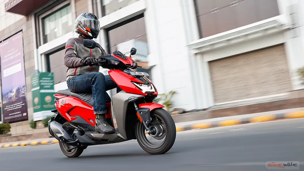Hero Xoom Right Side View Image – BikeWale