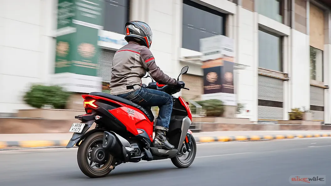 Hero Xoom Right Side View Image – BikeWale