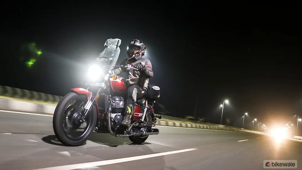 Royal Enfield Super Meteor 650 Front View Image – BikeWale