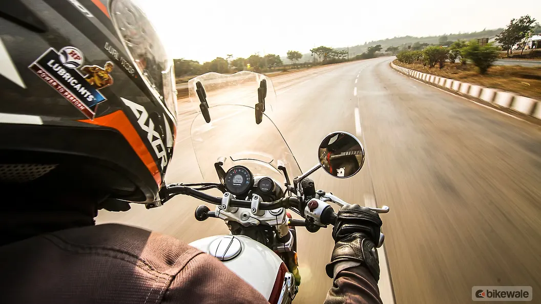 Royal Enfield Super Meteor 650 Front View Image – BikeWale