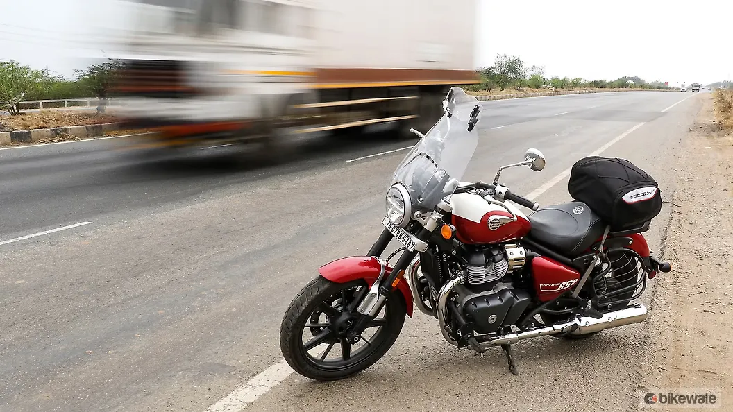 Royal Enfield Super Meteor 650 Front View Image – BikeWale