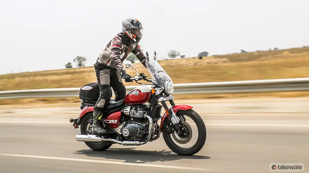 Royal Enfield Super Meteor 650 Right Side View Image – BikeWale