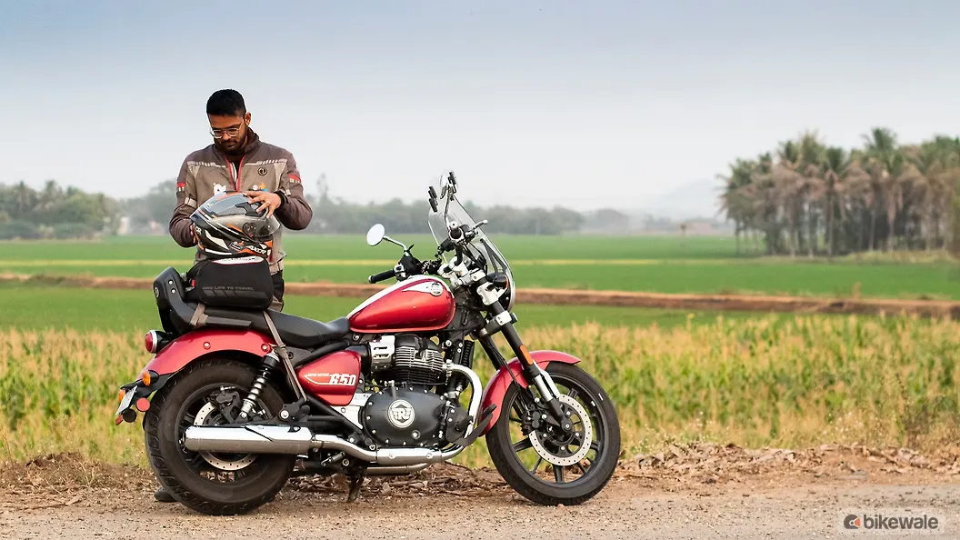 Royal Enfield Super Meteor 650 Right Side View Image – BikeWale