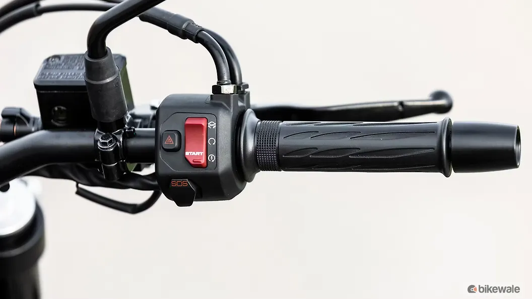 Harley-Davidson X440 Right Side Handelbar Throttle Grip Image – BikeWale