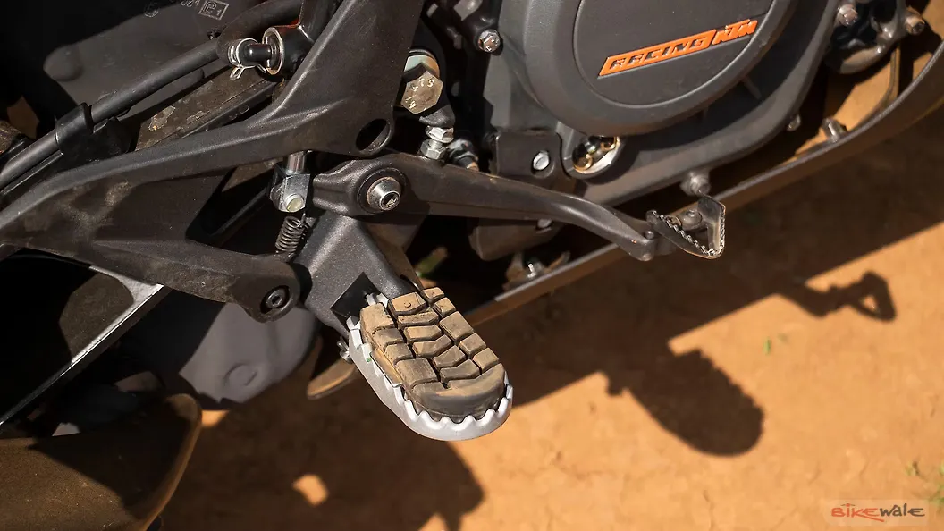 KTM 390 Adventure Side Stand Image – BikeWale