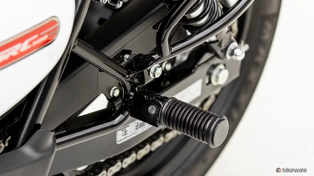 QJ Motor SRC 500 Pillion Footrest Image – BikeWale