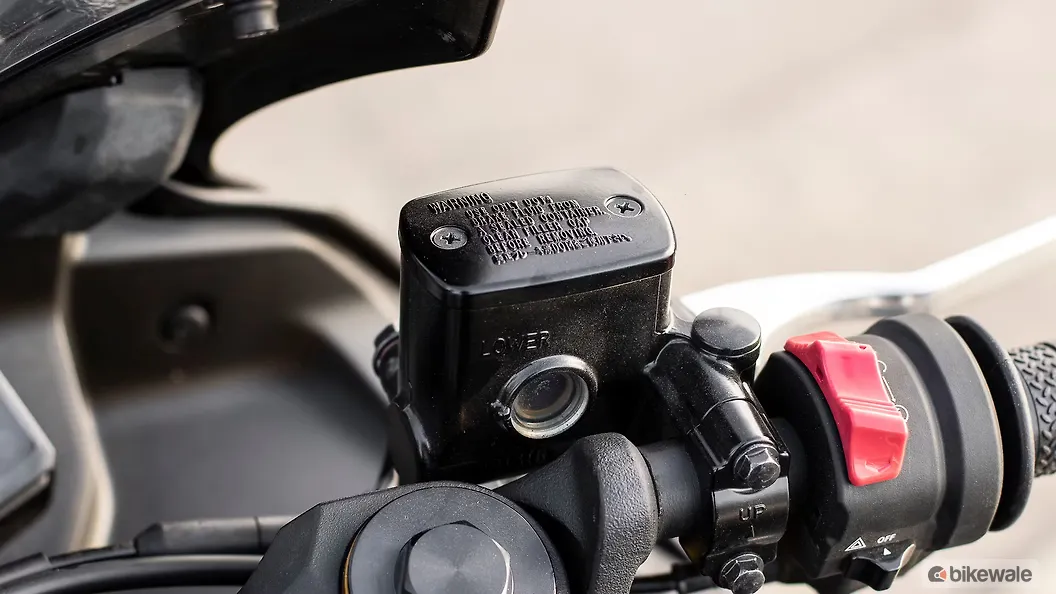 Yamaha R3 Front Disc Brake Caliper Image – BikeWale