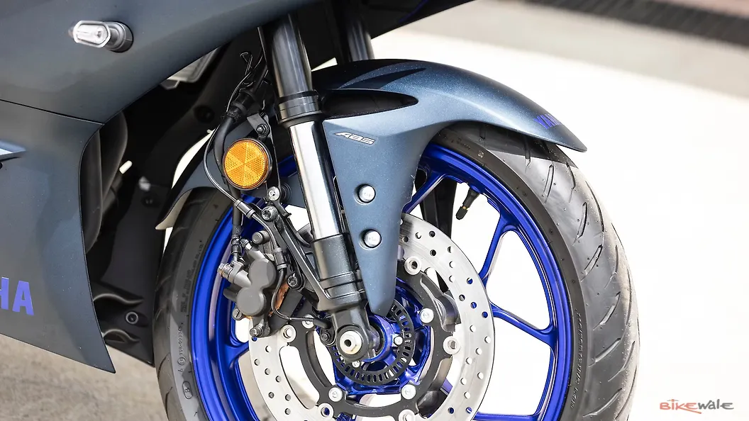 Yamaha YZF-R3 Front Alloy Wheel Image – BikeWale