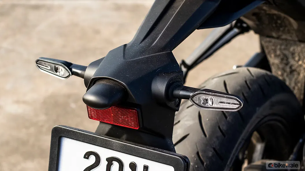 Yamaha R3 Number Plate Lamp Image – BikeWale